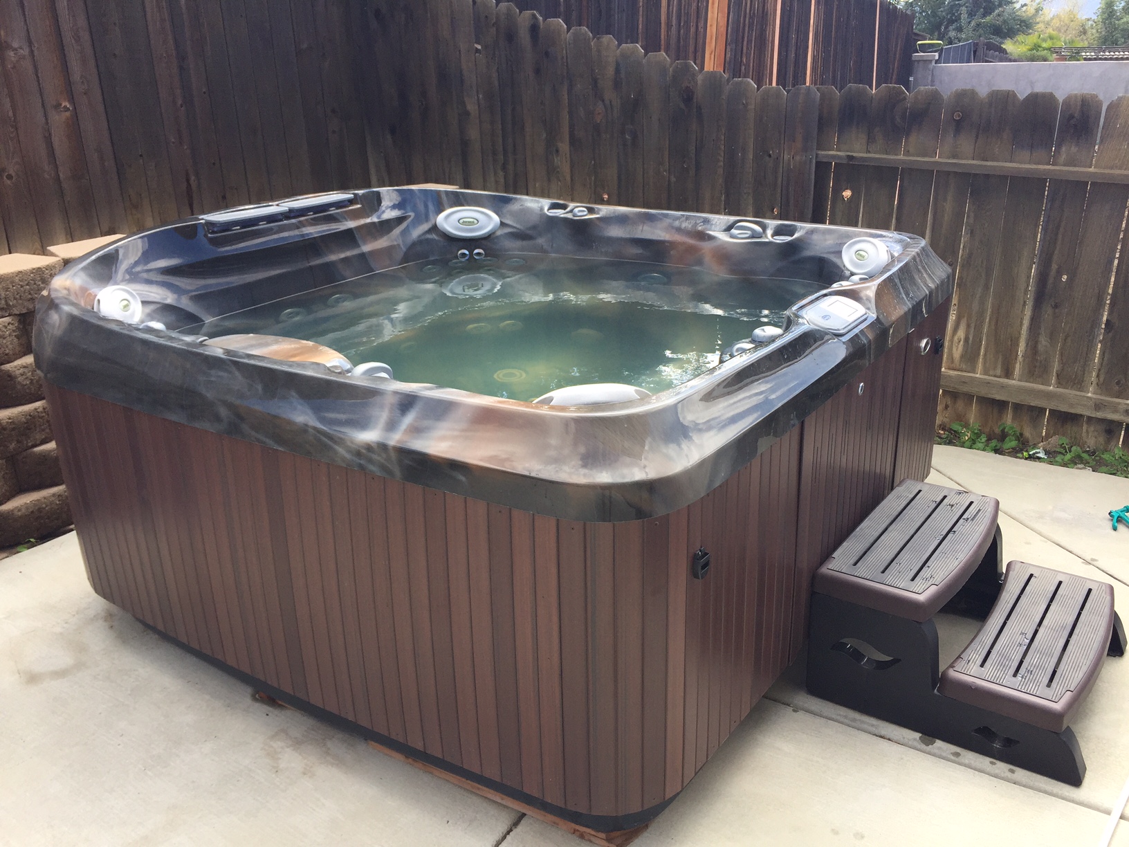 Fairly New 2017 Jacuzzi Brand 6 7 Person Hot Tub Spa Massage J470 Fairly New 2017 Jacuzzi Brand 6 7 Person Hot Tub Spa Massage J470